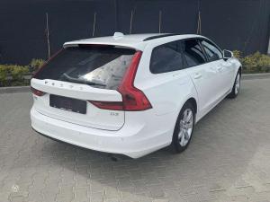 White Volvo V90 2017 in Vilnius, with an engine capacity of 2.00 L and mileage of 259 thousand km for 11999 €, photo 11 on AUTOMOTO.COM.LV