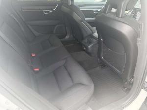 White Volvo V90 2017 in Vilnius, with an engine capacity of 2.00 L and mileage of 259 thousand km for 11999 €, photo 14 on AUTOMOTO.COM.LV