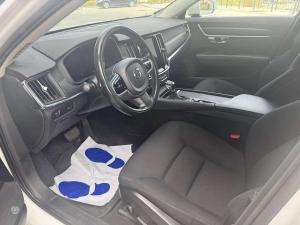White Volvo V90 2017 in Vilnius, with an engine capacity of 2.00 L and mileage of 259 thousand km for 11999 €, photo 15 on AUTOMOTO.COM.LV