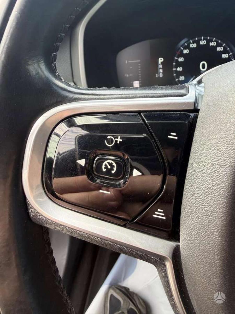 White Volvo V90 2017 in Vilnius, with an engine capacity of 2.00 L and mileage of 259 thousand km for 11999 €, photo 27 on AUTOMOTO.COM.LV