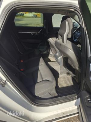 White Volvo V90 2017 in Parnu, with an engine capacity of 2.00 L and mileage of 259 thousand km for 19500 €, photo 10 on AUTOMOTO.COM.LV