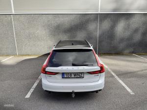 White Volvo V90 2017 in Parnu, with an engine capacity of 2.00 L and mileage of 259 thousand km for 19500 €, photo 17 on AUTOMOTO.COM.LV