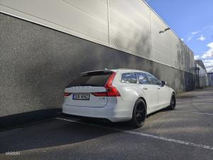 White Volvo V90 2017 in Parnu, with an engine capacity of 2.00 L and mileage of 259 thousand km for 19500 €, photo 18 on AUTOMOTO.COM.LV