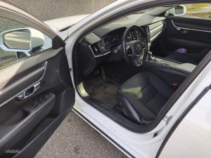 White Volvo V90 2017 in Parnu, with an engine capacity of 2.00 L and mileage of 259 thousand km for 19500 €, photo 20 on AUTOMOTO.COM.LV