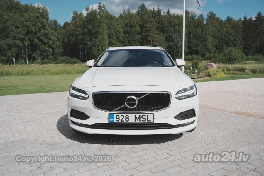 White Volvo V90 2017 in Tallinn, with an engine capacity of 2.00 L and mileage of 326 thousand km for 14500 €, photo 9 on AUTOMOTO.COM.LV