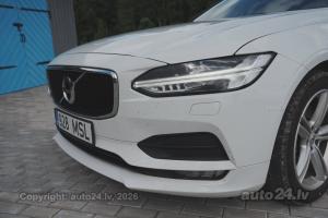 White Volvo V90 2017 in Tallinn, with an engine capacity of 2.00 L and mileage of 326 thousand km for 14500 €, photo 11 on AUTOMOTO.COM.LV