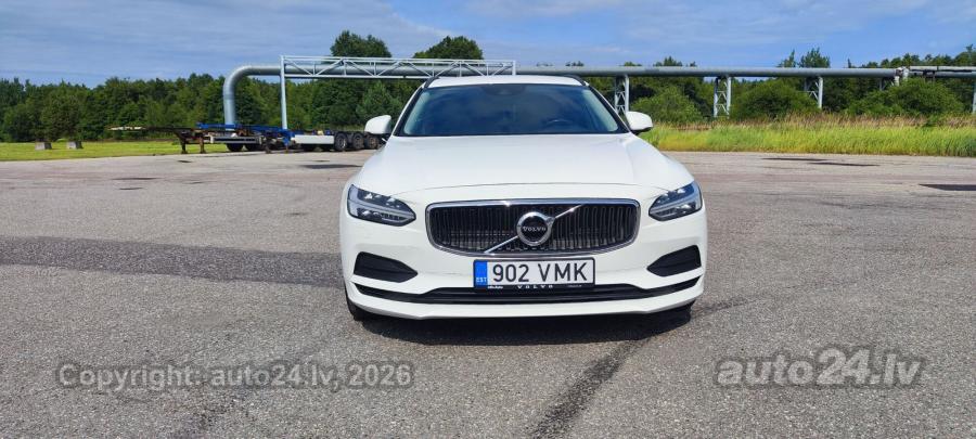 White Volvo V90 2017 in Tallinn, with an engine capacity of 2.00 L and mileage of 247 thousand km for 19900 €, photo 3 on AUTOMOTO.COM.LV