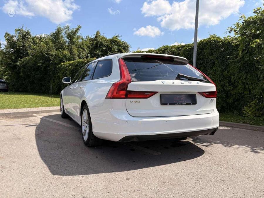 Balts Volvo V90 2017 Viļņa, ar dzinēja tilpumu 2.00 L un nobraukumu 260 tūkst. km par 13200 €, foto 3 vietnē AUTOMOTO.COM.LV