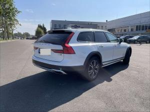 Balts Volvo V90 2017 Panevēža, ar dzinēja tilpumu 1.97 L un nobraukumu 348 tūkst. km par 14999 €, foto 4 vietnē AUTOMOTO.COM.LV