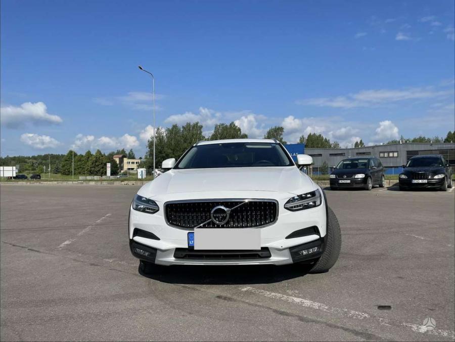 Balts Volvo V90 2017 Panevēža, ar dzinēja tilpumu 1.97 L un nobraukumu 348 tūkst. km par 14999 €, foto 8 vietnē AUTOMOTO.COM.LV