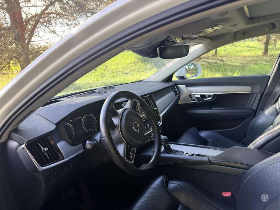 Balts Volvo V90 2017 Panevēža, ar dzinēja tilpumu 1.97 L un nobraukumu 348 tūkst. km par 14999 €, foto 10 vietnē AUTOMOTO.COM.LV