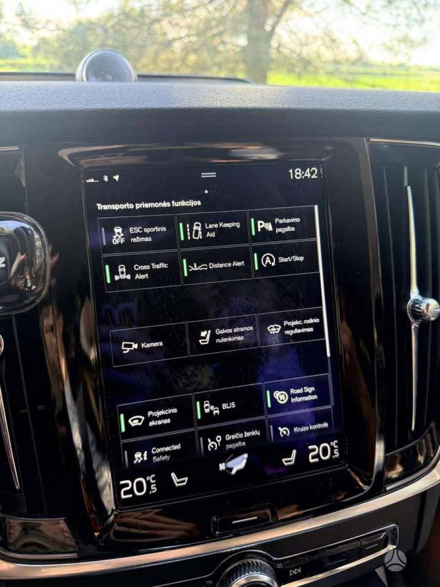 Balts Volvo V90 2017 Panevēža, ar dzinēja tilpumu 1.97 L un nobraukumu 348 tūkst. km par 14999 €, foto 12 vietnē AUTOMOTO.COM.LV