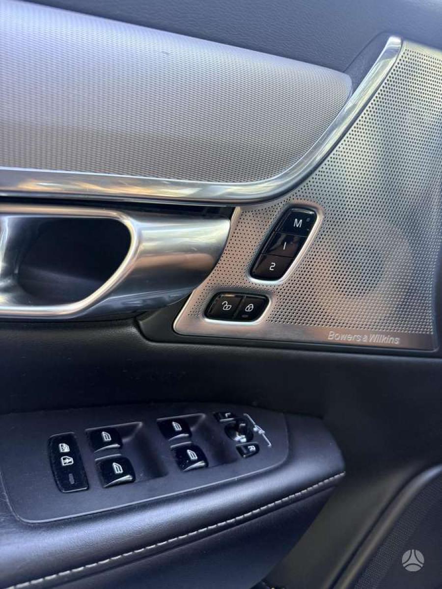 Balts Volvo V90 2017 Panevēža, ar dzinēja tilpumu 1.97 L un nobraukumu 348 tūkst. km par 14999 €, foto 15 vietnē AUTOMOTO.COM.LV