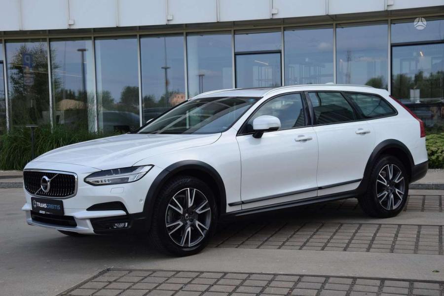 White Volvo V90 2017 in Vilnius, with an engine capacity of 1.97 L and mileage of 273 thousand km for 18250 €, photo 8 on AUTOMOTO.COM.LV