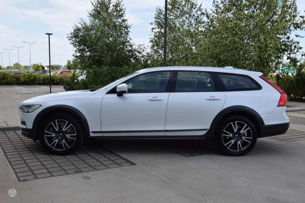 Balts Volvo V90 2017 Viļņa, ar dzinēja tilpumu 1.97 L un nobraukumu 273 tūkst. km par 18250 €, foto 8 vietnē AUTOMOTO.COM.LV
