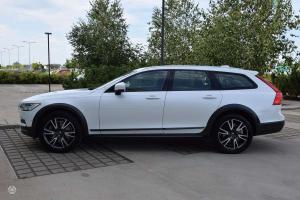 White Volvo V90 2017 in Vilnius, with an engine capacity of 1.97 L and mileage of 273 thousand km for 18250 €, photo 9 on AUTOMOTO.COM.LV