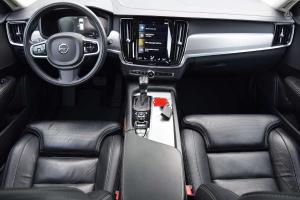 White Volvo V90 2017 in Vilnius, with an engine capacity of 1.97 L and mileage of 273 thousand km for 18250 €, photo 19 on AUTOMOTO.COM.LV