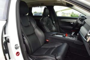 White Volvo V90 2017 in Vilnius, with an engine capacity of 1.97 L and mileage of 273 thousand km for 18250 €, photo 22 on AUTOMOTO.COM.LV