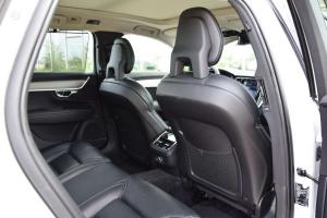 White Volvo V90 2017 in Vilnius, with an engine capacity of 1.97 L and mileage of 273 thousand km for 18250 €, photo 27 on AUTOMOTO.COM.LV