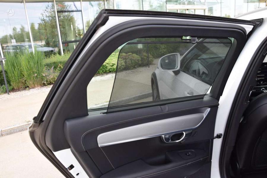 White Volvo V90 2017 in Vilnius, with an engine capacity of 1.97 L and mileage of 273 thousand km for 18250 €, photo 36 on AUTOMOTO.COM.LV