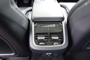 White Volvo V90 2017 in Vilnius, with an engine capacity of 1.97 L and mileage of 273 thousand km for 18250 €, photo 37 on AUTOMOTO.COM.LV