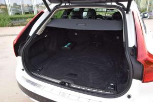 White Volvo V90 2017 in Vilnius, with an engine capacity of 1.97 L and mileage of 273 thousand km for 18250 €, photo 40 on AUTOMOTO.COM.LV