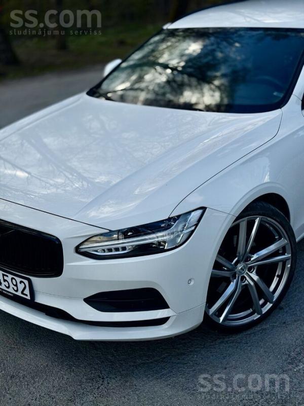 White Volvo V90 2017 in Jelgava, with an engine capacity of 2.00 L and mileage of 312 thousand km for 14500 €, photo 9 on AUTOMOTO.COM.LV