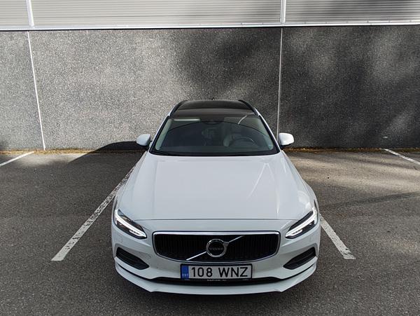 White Volvo V90 2017 in Parnu, with an engine capacity of 2.00 L and mileage of 287 thousand km for 19500 €, photo 1 on AUTOMOTO.COM.LV