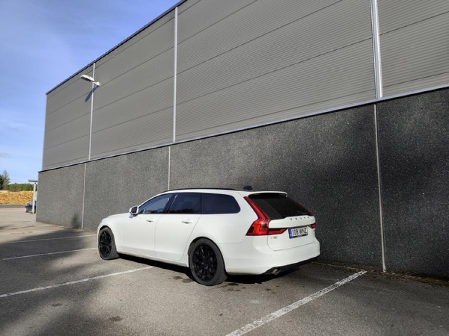 Balts Volvo V90 2017 Pērnava, ar dzinēja tilpumu 2.00 L un nobraukumu 287 tūkst. km par 19500 €, foto 6 vietnē AUTOMOTO.COM.LV