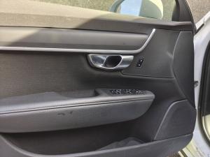 Balts Volvo V90 2017 Pērnava, ar dzinēja tilpumu 2.00 L un nobraukumu 287 tūkst. km par 19500 €, foto 13 vietnē AUTOMOTO.COM.LV