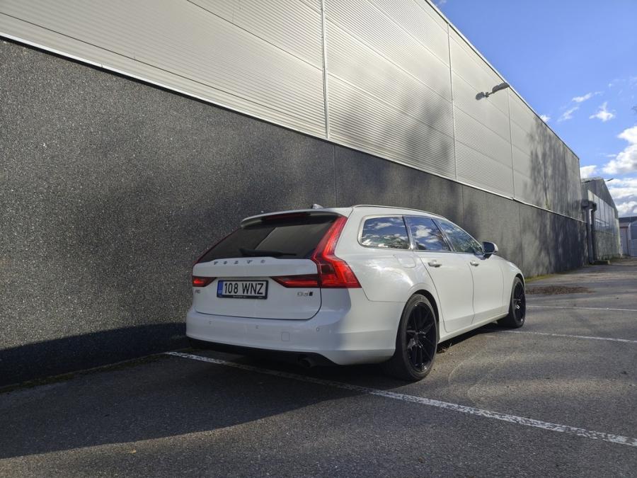 Balts Volvo V90 2017 Pērnava, ar dzinēja tilpumu 2.00 L un nobraukumu 287 tūkst. km par 19500 €, foto 17 vietnē AUTOMOTO.COM.LV