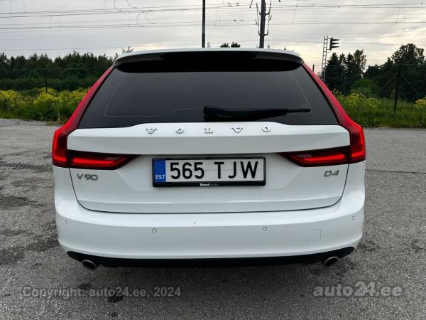 Balts Volvo V90 2018 Tallina, ar dzinēja tilpumu 2.00 L un nobraukumu 97 tūkst. km par 25900 €, foto 5 vietnē AUTOMOTO.COM.LV