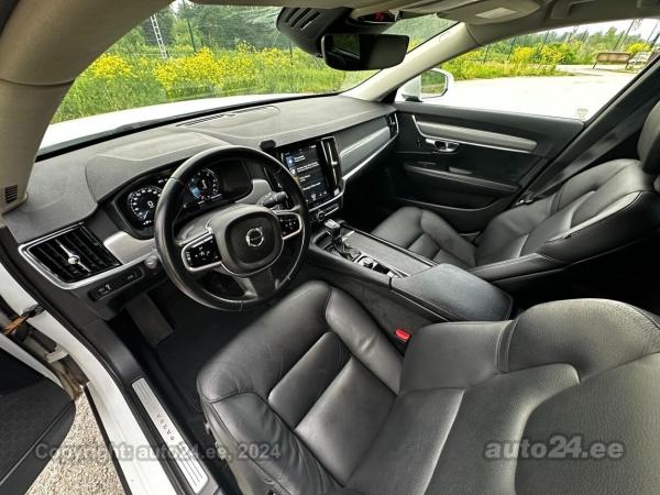 Balts Volvo V90 2018 Tallina, ar dzinēja tilpumu 2.00 L un nobraukumu 97 tūkst. km par 25900 €, foto 9 vietnē AUTOMOTO.COM.LV