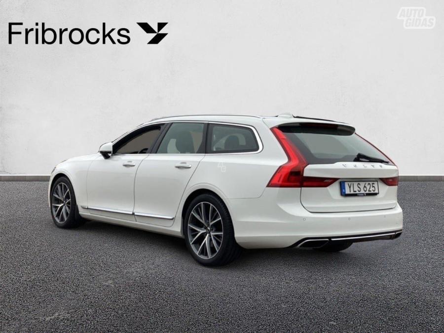 White Volvo V90 2018 in Kaunas, with an engine capacity of 0.00 L and mileage of 83 thousand km for 27970 €, photo 3 on AUTOMOTO.COM.LV
