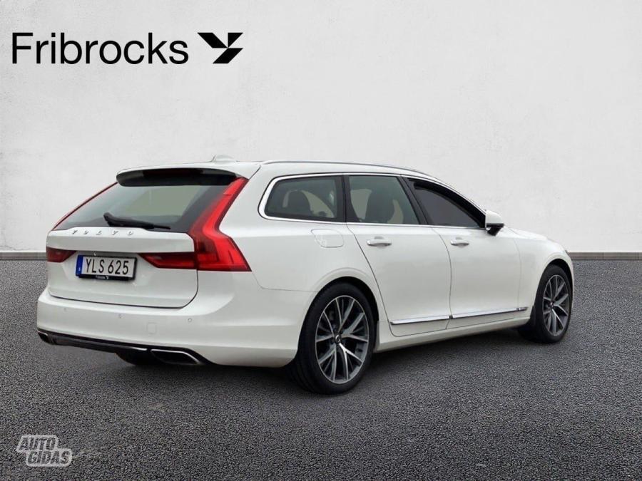 White Volvo V90 2018 in Kaunas, with an engine capacity of 0.00 L and mileage of 83 thousand km for 27970 €, photo 5 on AUTOMOTO.COM.LV
