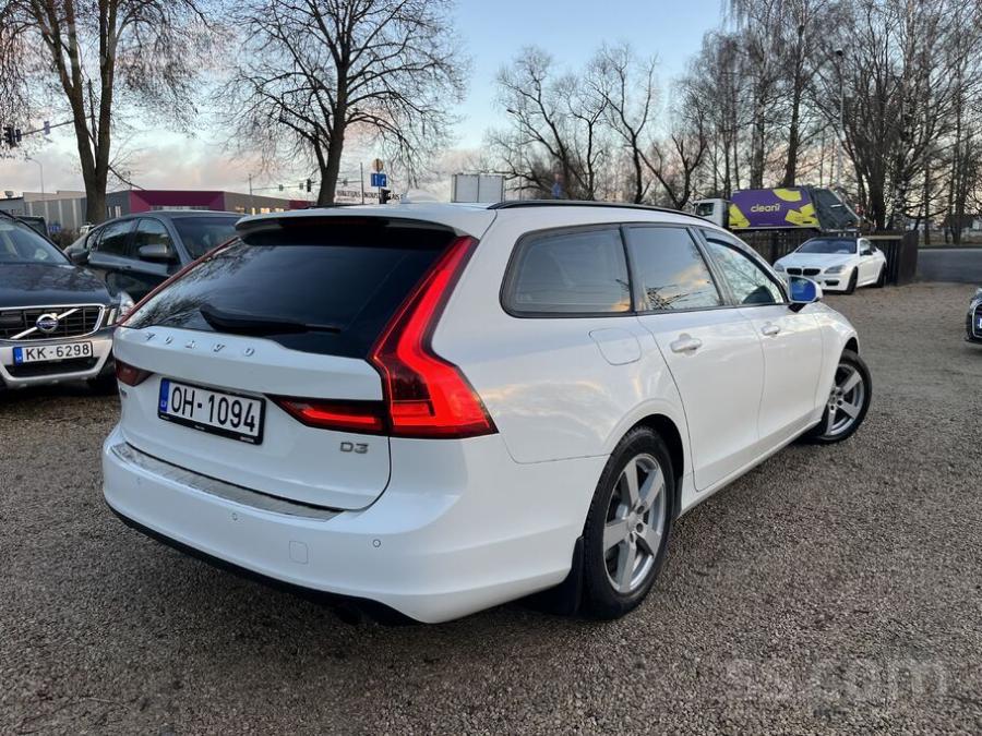 White Volvo V90 2018 in Riga, with an engine capacity of 2.00 L and mileage of 0 thousand km for 10490 €, photo 4 on AUTOMOTO.COM.LV