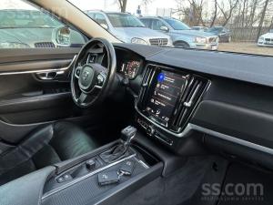 White Volvo V90 2018 in Riga, with an engine capacity of 2.00 L and mileage of 0 thousand km for 10490 €, photo 8 on AUTOMOTO.COM.LV
