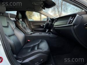 White Volvo V90 2018 in Riga, with an engine capacity of 2.00 L and mileage of 0 thousand km for 10490 €, photo 10 on AUTOMOTO.COM.LV