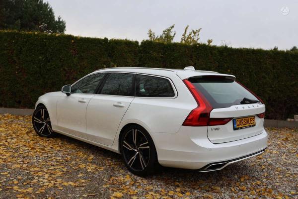 White Volvo V90 2018 in Alytus, with an engine capacity of 2.00 L and mileage of 275 thousand km for 15700 €, photo 3 on AUTOMOTO.COM.LV