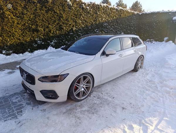White Volvo V90 2018 in Kaunas, with an engine capacity of 2.00 L and mileage of 544 thousand km for 6700 €, photo 1 on AUTOMOTO.COM.LV