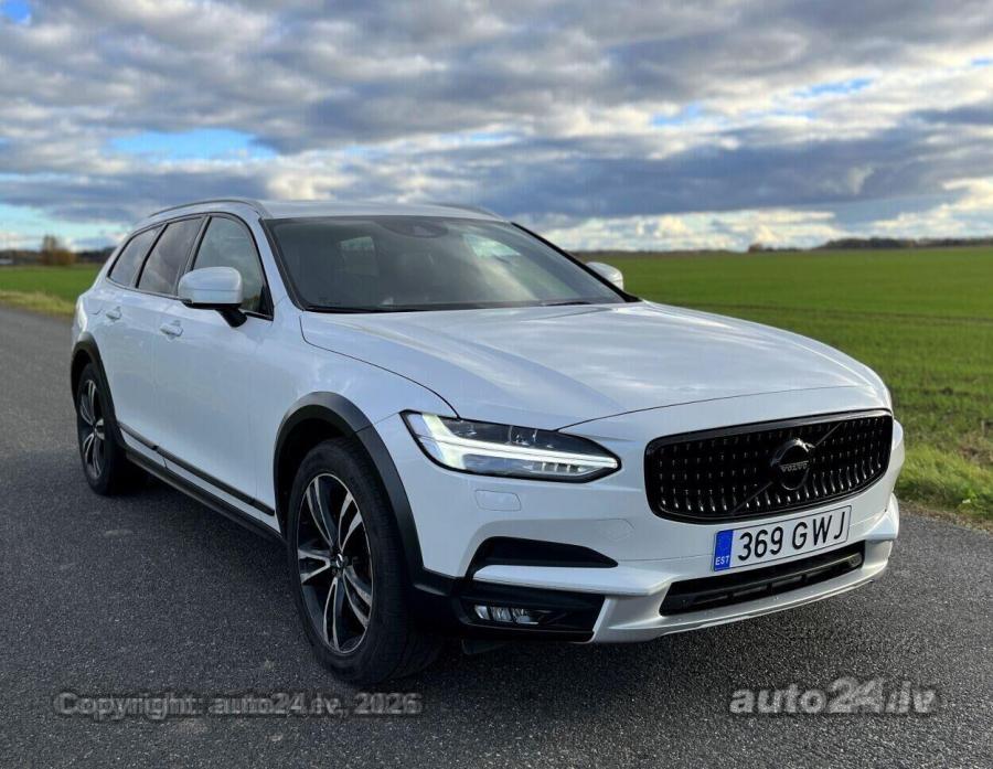 White Volvo V90 2018 in Tartu, with an engine capacity of 2.00 L and mileage of 200 thousand km for 23300 €, photo 3 on AUTOMOTO.COM.LV