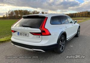 White Volvo V90 2018 in Tartu, with an engine capacity of 2.00 L and mileage of 200 thousand km for 23300 €, photo 6 on AUTOMOTO.COM.LV