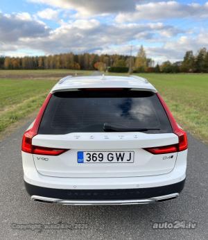 White Volvo V90 2018 in Tartu, with an engine capacity of 2.00 L and mileage of 200 thousand km for 23300 €, photo 8 on AUTOMOTO.COM.LV