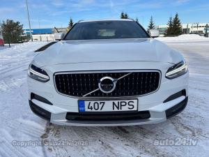 Balts Volvo V90 2018 Paide, ar dzinēja tilpumu 2.00 L un nobraukumu 219 tūkst. km par 21490 €, foto 2 vietnē AUTOMOTO.COM.LV