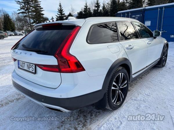 White Volvo V90 2018 in Paide, with an engine capacity of 2.00 L and mileage of 219 thousand km for 21490 €, photo 5 on AUTOMOTO.COM.LV