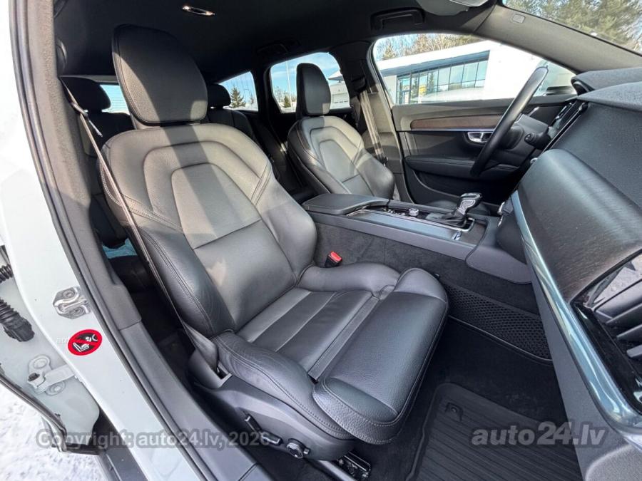 Balts Volvo V90 2018 Paide, ar dzinēja tilpumu 2.00 L un nobraukumu 219 tūkst. km par 21490 €, foto 10 vietnē AUTOMOTO.COM.LV