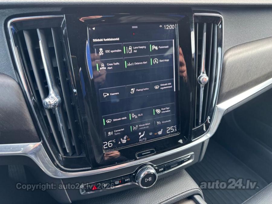 Balts Volvo V90 2018 Paide, ar dzinēja tilpumu 2.00 L un nobraukumu 219 tūkst. km par 21490 €, foto 16 vietnē AUTOMOTO.COM.LV