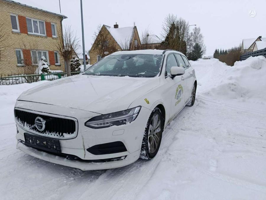 Balts Volvo V90 2018 Šauļi, ar dzinēja tilpumu 1.97 L un nobraukumu 960 tūkst. km par 6700 €, foto 1 vietnē AUTOMOTO.COM.LV