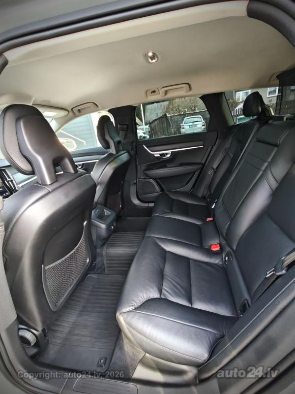 Balts Volvo V90 2018 Tallina, ar dzinēja tilpumu 2.00 L un nobraukumu 227 tūkst. km par 17999 €, foto 11 vietnē AUTOMOTO.COM.LV