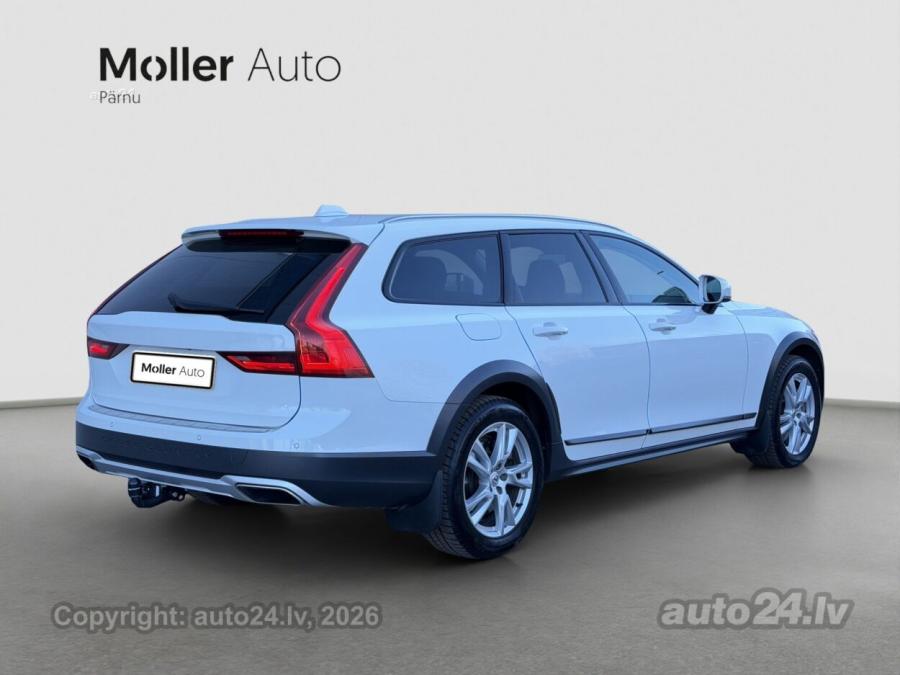 Balts Volvo V90 2018 Pērnava, ar dzinēja tilpumu 2.00 L un nobraukumu 211 tūkst. km par 21900 €, foto 2 vietnē AUTOMOTO.COM.LV